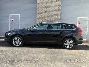 Melns Volvo V60 2013 Paide, ar dzinēja tilpumu 2.40 L un nobraukumu 294 tūkst. km par 8490 €, foto 5 vietnē AUTOMOTO.COM.LV