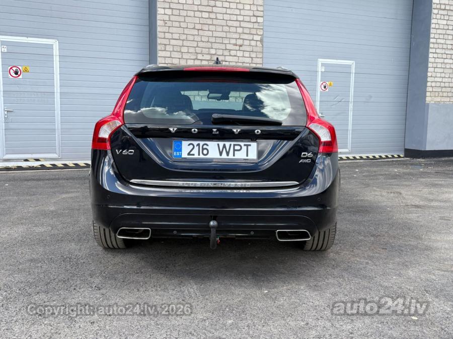 Melns Volvo V60 2013 Paide, ar dzinēja tilpumu 2.40 L un nobraukumu 294 tūkst. km par 8490 €, foto 8 vietnē AUTOMOTO.COM.LV