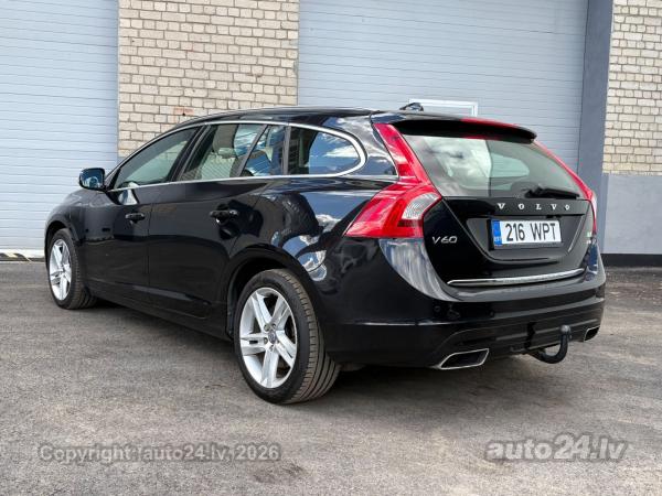 Black Volvo V60 2013 in Paide, with an engine capacity of 2.40 L and mileage of 294 thousand km for 8490 €, photo 8 on AUTOMOTO.COM.LV