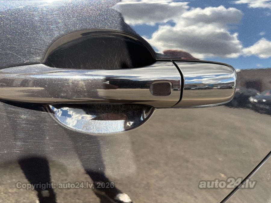 Melns Volvo V60 2013 Paide, ar dzinēja tilpumu 2.40 L un nobraukumu 294 tūkst. km par 8490 €, foto 23 vietnē AUTOMOTO.COM.LV