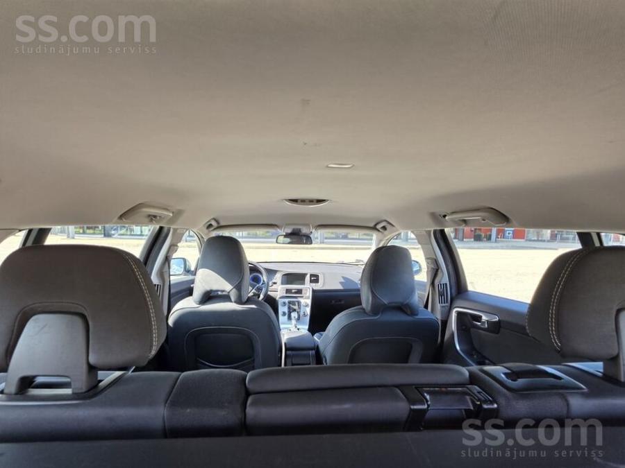Melns Volvo V60 2013 Rīga, ar dzinēja tilpumu 2.00 L un nobraukumu 309 tūkst. km par 4950 €, foto 8 vietnē AUTOMOTO.COM.LV