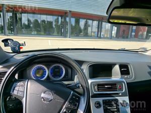 Melns Volvo V60 2013 Rīga, ar dzinēja tilpumu 2.00 L un nobraukumu 309 tūkst. km par 4950 €, foto 10 vietnē AUTOMOTO.COM.LV