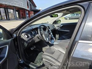 Melns Volvo V60 2013 Rīga, ar dzinēja tilpumu 2.00 L un nobraukumu 309 tūkst. km par 4950 €, foto 11 vietnē AUTOMOTO.COM.LV