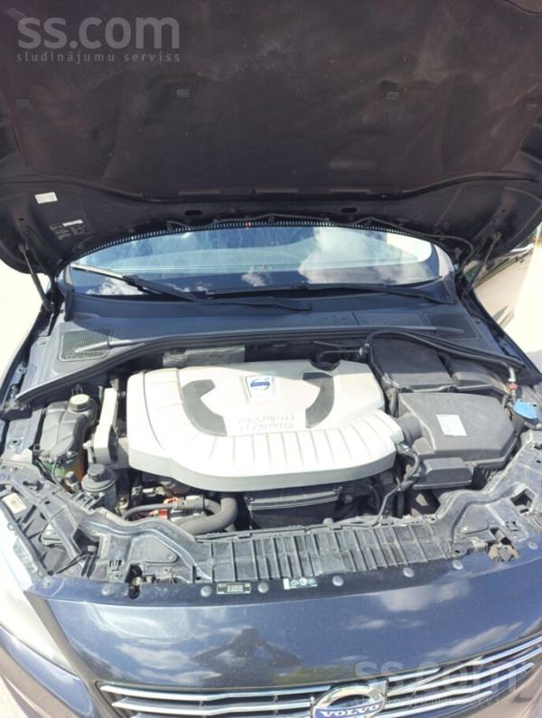 Black Volvo V60 2013 in Jelgava, with an engine capacity of 2.40 L and mileage of 470 thousand km for 3650 €, photo 5 on AUTOMOTO.COM.LV