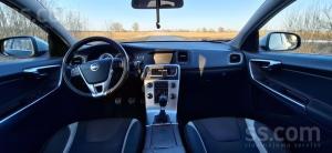Black Volvo V60 2013 in Bauska, with an engine capacity of 1.60 L and mileage of 313 thousand km for 5000 €, photo 6 on AUTOMOTO.COM.LV