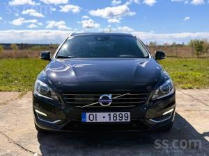Melns Volvo V60 2013 Rīga, ar dzinēja tilpumu 2.40 L un nobraukumu 251 tūkst. km par 7990 €, foto 3 vietnē AUTOMOTO.COM.LV