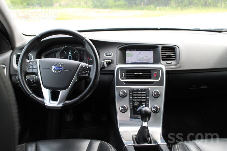 Melns Volvo V60 2013 Dobele, ar dzinēja tilpumu 1.60 L un nobraukumu 343 tūkst. km par 5300 €, foto 7 vietnē AUTOMOTO.COM.LV
