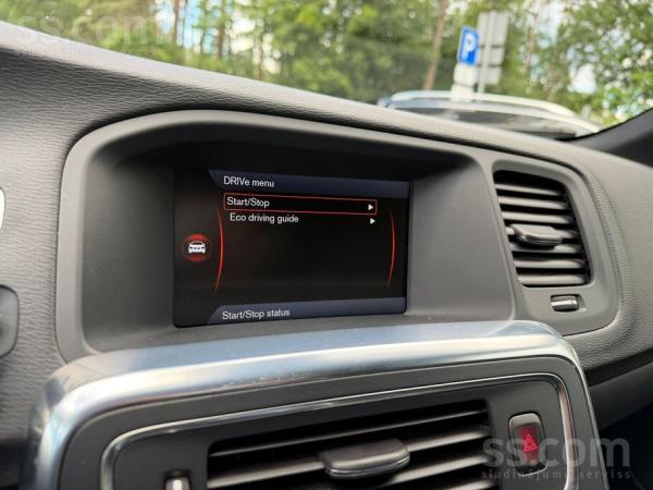 Black Volvo V60 2013 in Jelgava, with an engine capacity of 1.60 L and mileage of 118 thousand km for 9300 €, photo 9 on AUTOMOTO.COM.LV