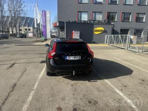 Melns Volvo V60 2013 Rīga, ar dzinēja tilpumu 2.40 L un nobraukumu 306 tūkst. km par 8500 €, foto 5 vietnē AUTOMOTO.COM.LV