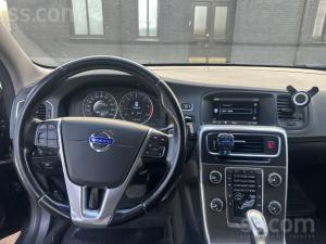 Melns Volvo V60 2013 Rīga, ar dzinēja tilpumu 2.40 L un nobraukumu 306 tūkst. km par 8500 €, foto 6 vietnē AUTOMOTO.COM.LV