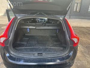 Melns Volvo V60 2013 Rīga, ar dzinēja tilpumu 2.40 L un nobraukumu 306 tūkst. km par 8500 €, foto 8 vietnē AUTOMOTO.COM.LV