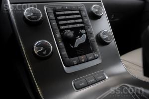 Black Volvo V60 2013 in Jelgava, with an engine capacity of 2.40 L and mileage of 192 thousand km for 10900 €, photo 10 on AUTOMOTO.COM.LV