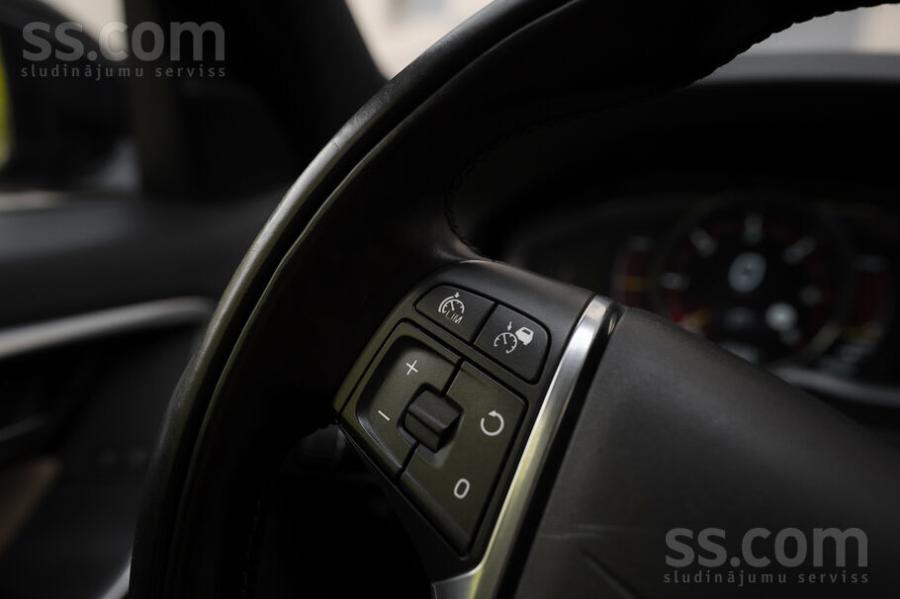 Black Volvo V60 2013 in Jelgava, with an engine capacity of 2.40 L and mileage of 192 thousand km for 10900 €, photo 18 on AUTOMOTO.COM.LV