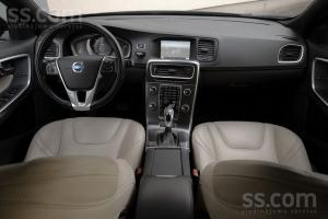 Black Volvo V60 2013 in Jelgava, with an engine capacity of 2.40 L and mileage of 192 thousand km for 10900 €, photo 22 on AUTOMOTO.COM.LV