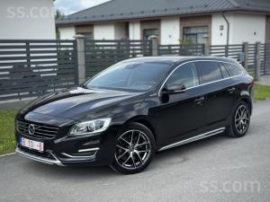 Melns Volvo V60 2013 Jelgava, ar dzinēja tilpumu 2.40 L un nobraukumu 206 tūkst. km par 10000 €, foto  vietnē AUTOMOTO.COM.LV