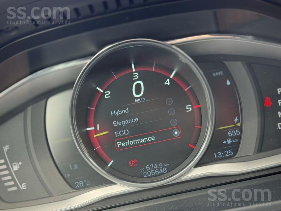 Черный Вольво B60 2013 в Елгава, объемом двигателя 2.40 л и пробегом 206 тыс. км за 10000 €, фото 20 на AUTOMOTO.COM.LV