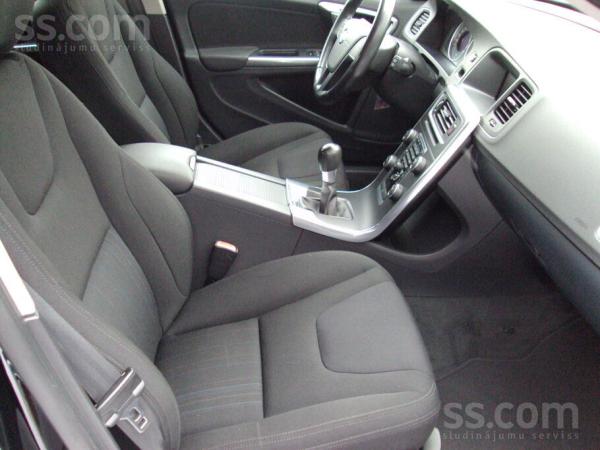 Черный Вольво B60 2013 в Рига, объемом двигателя 2.00 л и пробегом 172 тыс. км за 8300 €, фото 5 на AUTOMOTO.COM.LV