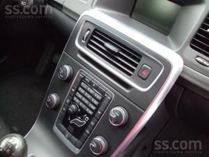 Black Volvo V60 2013 in Riga, with an engine capacity of 2.00 L and mileage of 172 thousand km for 8300 €, photo 7 on AUTOMOTO.COM.LV