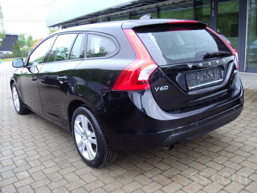 Black Volvo V60 2013 in Riga, with an engine capacity of 2.00 L and mileage of 172 thousand km for 8300 €, photo 14 on AUTOMOTO.COM.LV