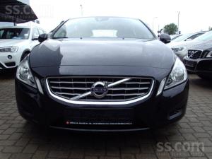 Black Volvo V60 2013 in Riga, with an engine capacity of 2.00 L and mileage of 172 thousand km for 8300 €, photo 15 on AUTOMOTO.COM.LV