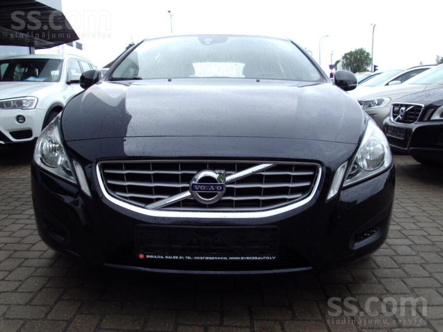 Black Volvo V60 2013 in Riga, with an engine capacity of 2.00 L and mileage of 172 thousand km for 8300 €, photo 15 on AUTOMOTO.COM.LV