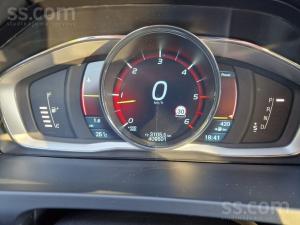 Melns Volvo V60 2013 Kuldīga, ar dzinēja tilpumu 2.00 L un nobraukumu 407 tūkst. km par 4800 €, foto 6 vietnē AUTOMOTO.COM.LV