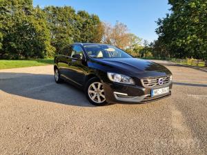 Melns Volvo V60 2013 Kuldīga, ar dzinēja tilpumu 2.00 L un nobraukumu 407 tūkst. km par 4800 €, foto 7 vietnē AUTOMOTO.COM.LV