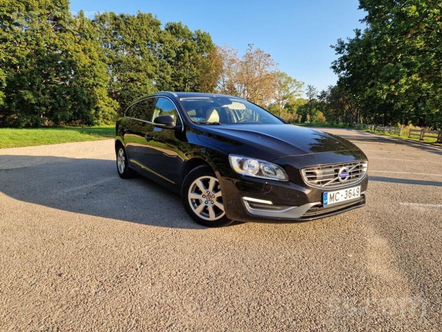 Melns Volvo V60 2013 Kuldīga, ar dzinēja tilpumu 2.00 L un nobraukumu 407 tūkst. km par 4800 €, foto 7 vietnē AUTOMOTO.COM.LV