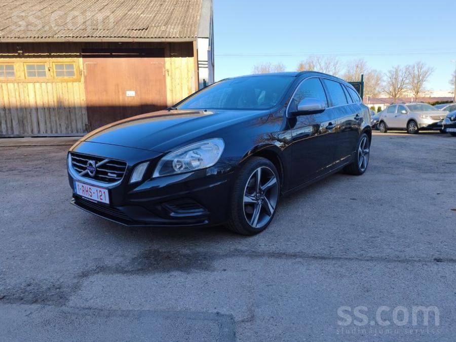 Black Volvo V60 2013 in Cesis, with an engine capacity of 2.00 L and mileage of 0 thousand km for 6500 €, photo 1 on AUTOMOTO.COM.LV