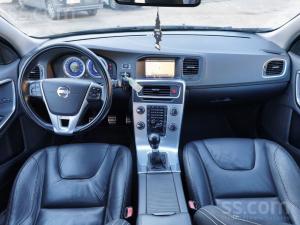 Black Volvo V60 2013 in Cesis, with an engine capacity of 2.00 L and mileage of 0 thousand km for 6500 €, photo 17 on AUTOMOTO.COM.LV