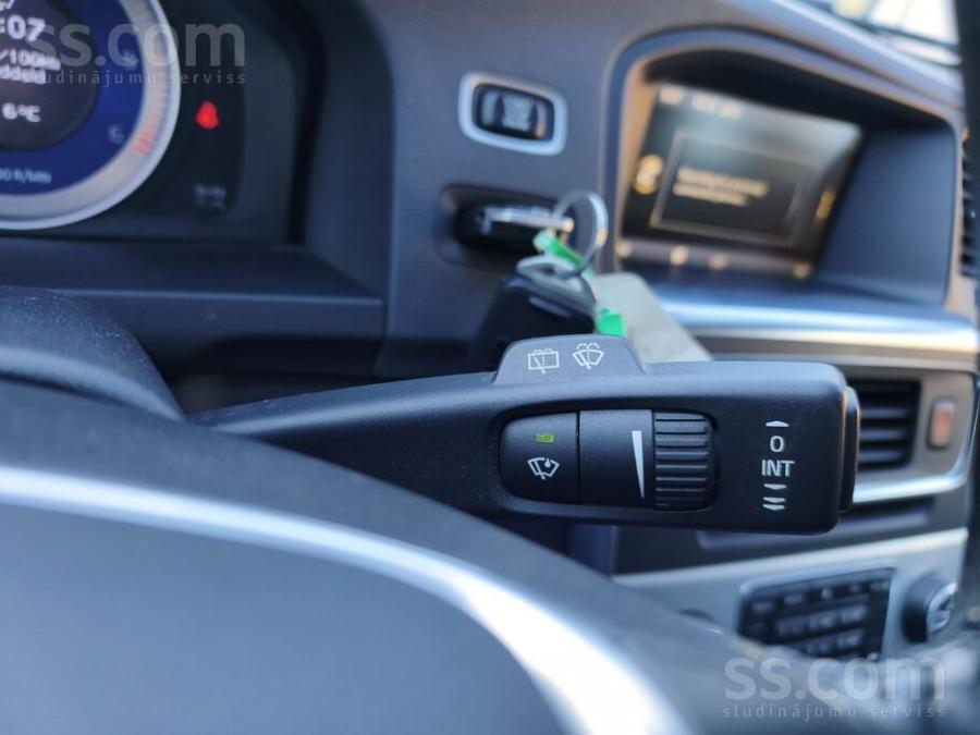 Black Volvo V60 2013 in Cesis, with an engine capacity of 2.00 L and mileage of 0 thousand km for 6500 €, photo 22 on AUTOMOTO.COM.LV