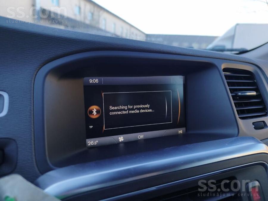 Black Volvo V60 2013 in Cesis, with an engine capacity of 2.00 L and mileage of 0 thousand km for 6500 €, photo 25 on AUTOMOTO.COM.LV