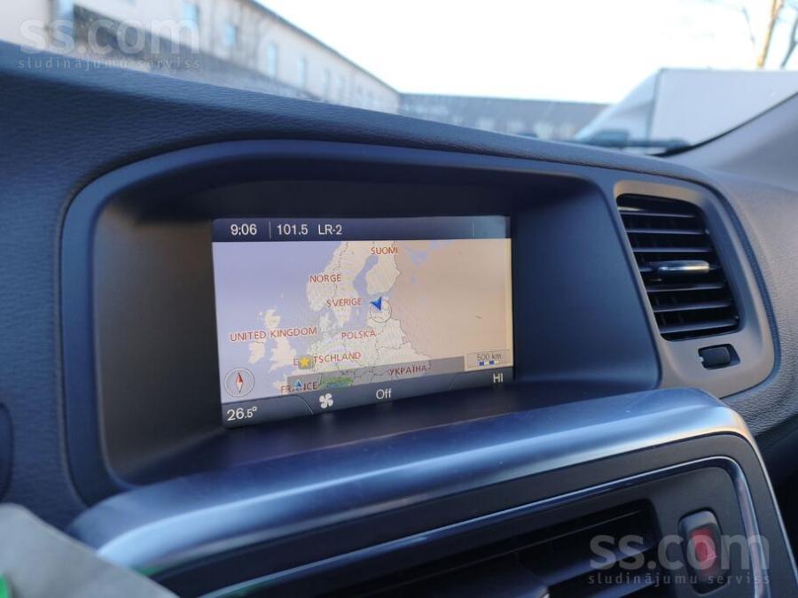 Black Volvo V60 2013 in Cesis, with an engine capacity of 2.00 L and mileage of 0 thousand km for 6500 €, photo 26 on AUTOMOTO.COM.LV