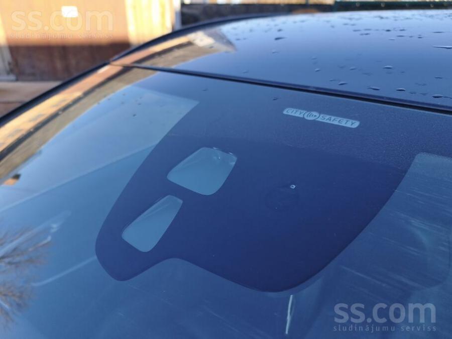 Black Volvo V60 2013 in Cesis, with an engine capacity of 2.00 L and mileage of 0 thousand km for 6500 €, photo 27 on AUTOMOTO.COM.LV