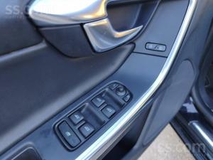 Black Volvo V60 2013 in Cesis, with an engine capacity of 2.00 L and mileage of 0 thousand km for 6500 €, photo 28 on AUTOMOTO.COM.LV