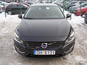 Black Volvo V60 2013 in Riga, with an engine capacity of 2.40 L and mileage of 0 thousand km for 8950 €, photo 6 on AUTOMOTO.COM.LV