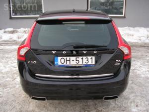Black Volvo V60 2013 in Riga, with an engine capacity of 2.40 L and mileage of 0 thousand km for 8950 €, photo 7 on AUTOMOTO.COM.LV