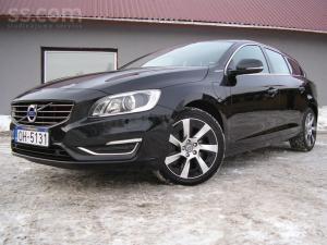 Black Volvo V60 2013 in Riga, with an engine capacity of 2.40 L and mileage of 0 thousand km for 8950 €, photo 10 on AUTOMOTO.COM.LV
