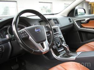 Black Volvo V60 2013 in Riga, with an engine capacity of 2.40 L and mileage of 0 thousand km for 8950 €, photo 19 on AUTOMOTO.COM.LV