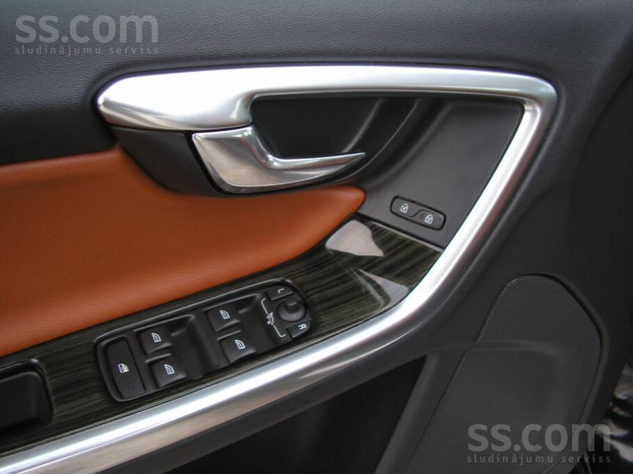 Black Volvo V60 2013 in Riga, with an engine capacity of 2.40 L and mileage of 0 thousand km for 8950 €, photo 20 on AUTOMOTO.COM.LV