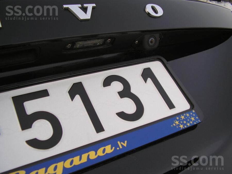 Black Volvo V60 2013 in Riga, with an engine capacity of 2.40 L and mileage of 0 thousand km for 8950 €, photo 25 on AUTOMOTO.COM.LV