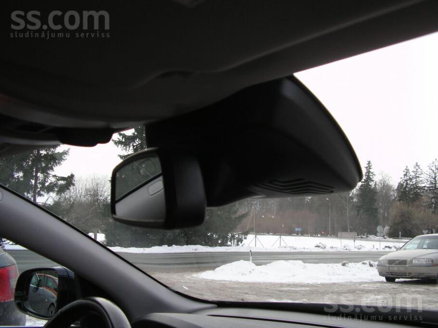 Black Volvo V60 2013 in Riga, with an engine capacity of 2.40 L and mileage of 0 thousand km for 8950 €, photo 31 on AUTOMOTO.COM.LV