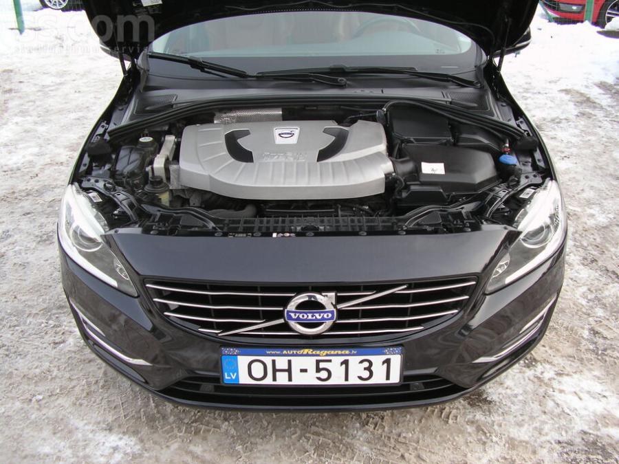 Black Volvo V60 2013 in Riga, with an engine capacity of 2.40 L and mileage of 0 thousand km for 8950 €, photo 33 on AUTOMOTO.COM.LV