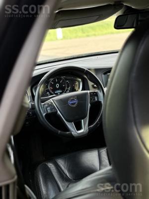 Melns Volvo V60 2013 Rīga, ar dzinēja tilpumu 2.40 L un nobraukumu 470 tūkst. km par 3550 €, foto 9 vietnē AUTOMOTO.COM.LV