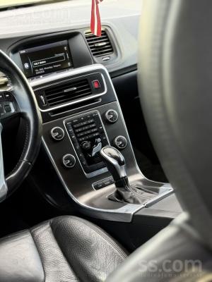 Melns Volvo V60 2013 Rīga, ar dzinēja tilpumu 2.40 L un nobraukumu 470 tūkst. km par 3550 €, foto 10 vietnē AUTOMOTO.COM.LV