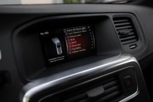 Melns Volvo V60 2013 Rīga, ar dzinēja tilpumu 2.40 L un nobraukumu 192 tūkst. km par 11900 €, foto 11 vietnē AUTOMOTO.COM.LV
