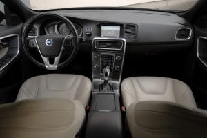 Melns Volvo V60 2013 Rīga, ar dzinēja tilpumu 2.40 L un nobraukumu 192 tūkst. km par 11900 €, foto 22 vietnē AUTOMOTO.COM.LV