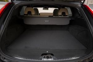 Melns Volvo V60 2013 Rīga, ar dzinēja tilpumu 2.40 L un nobraukumu 192 tūkst. km par 11900 €, foto 25 vietnē AUTOMOTO.COM.LV
