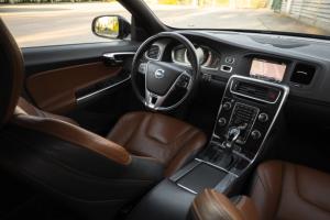Melns Volvo V60 2013 Rīga, ar dzinēja tilpumu 2.40 L un nobraukumu 180 tūkst. km par 12900 €, foto 8 vietnē AUTOMOTO.COM.LV