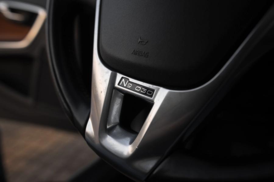 Melns Volvo V60 2013 Rīga, ar dzinēja tilpumu 2.40 L un nobraukumu 180 tūkst. km par 12900 €, foto 17 vietnē AUTOMOTO.COM.LV